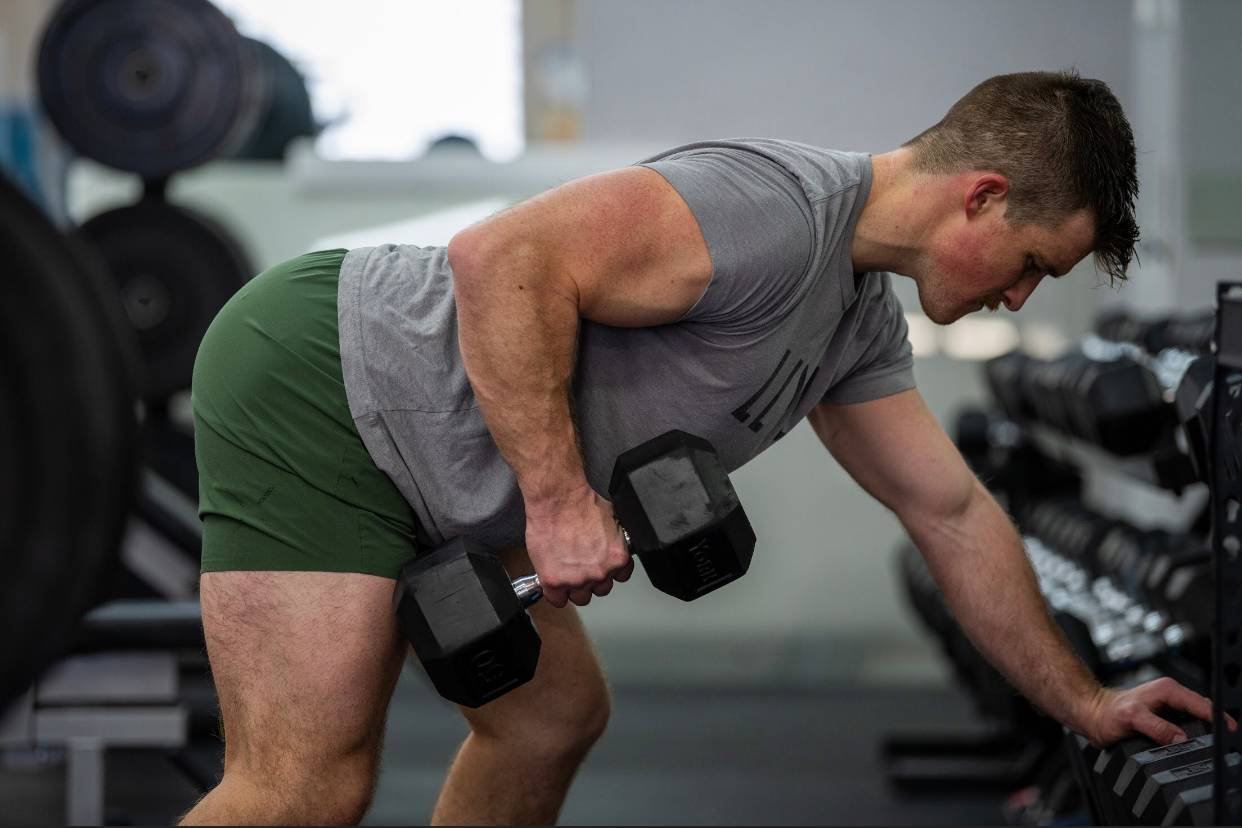 FREE 3-Day Dumbbell Workout Plan to Build Muscle at Home