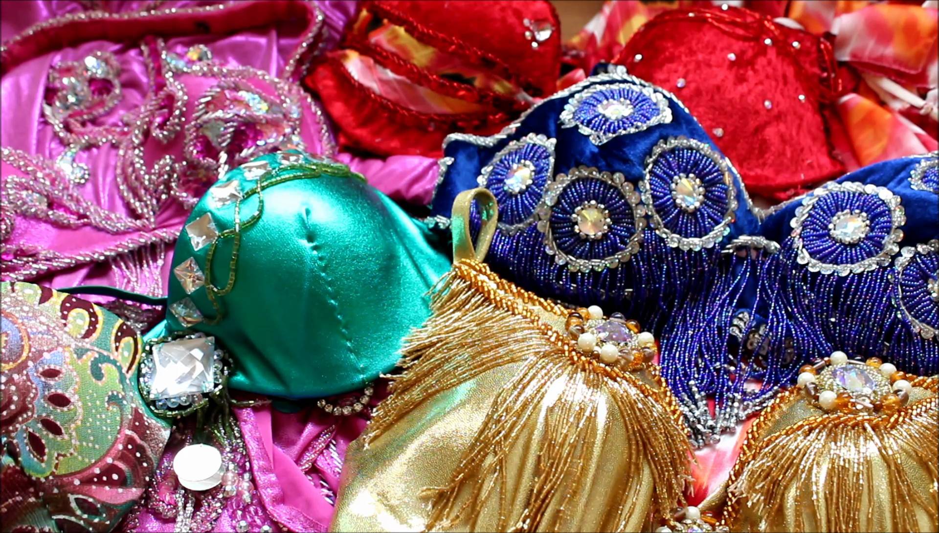 20 Easy Belly Dance Costume Decoration Ideas