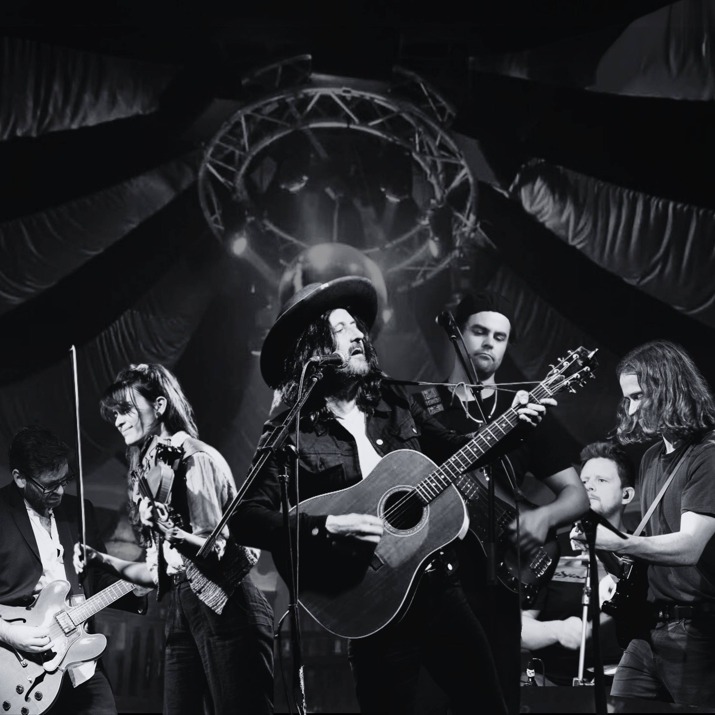 Lachlan Bryan & The Wildes